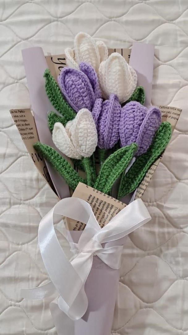 Crochet 6 Open Tulips Bouquet - CrochyKnots