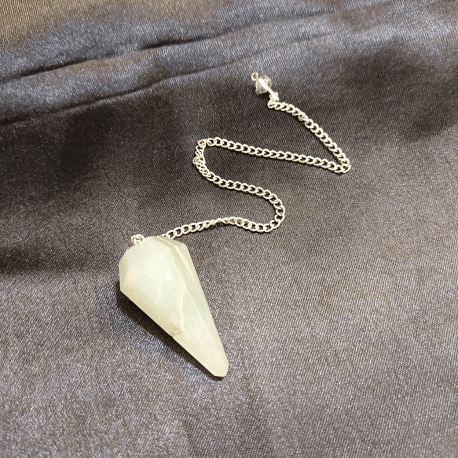 Green Aventurine Pendulum - Enhance Your Spiritual Journey