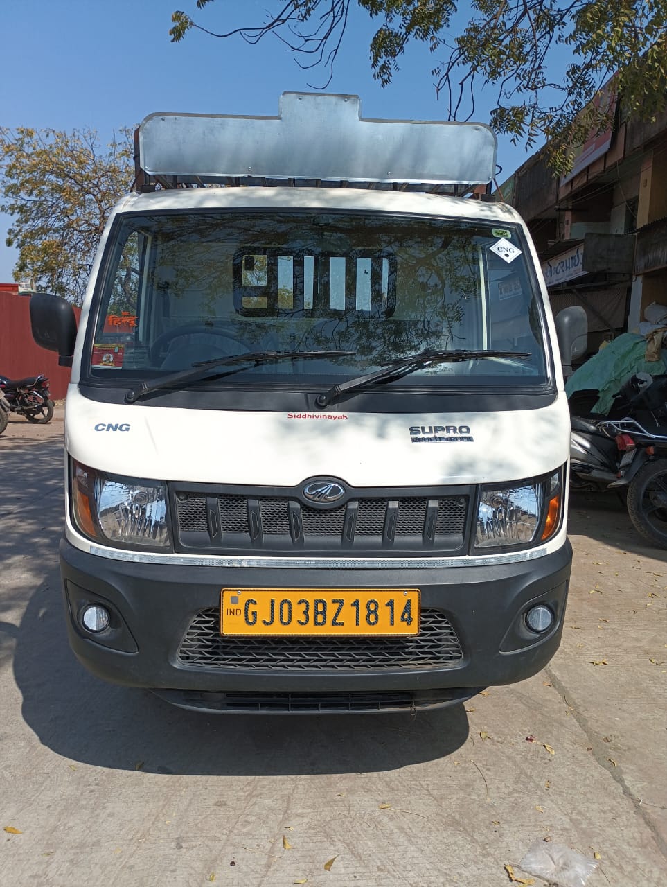 MAHINDRA SUPRO LOADING 2024 - Junigadi Vehicle Solution Pvt. Ltd.