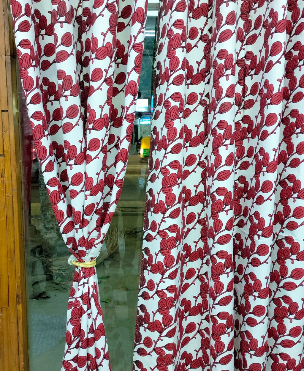 Red based single curtain - Sai Creations
