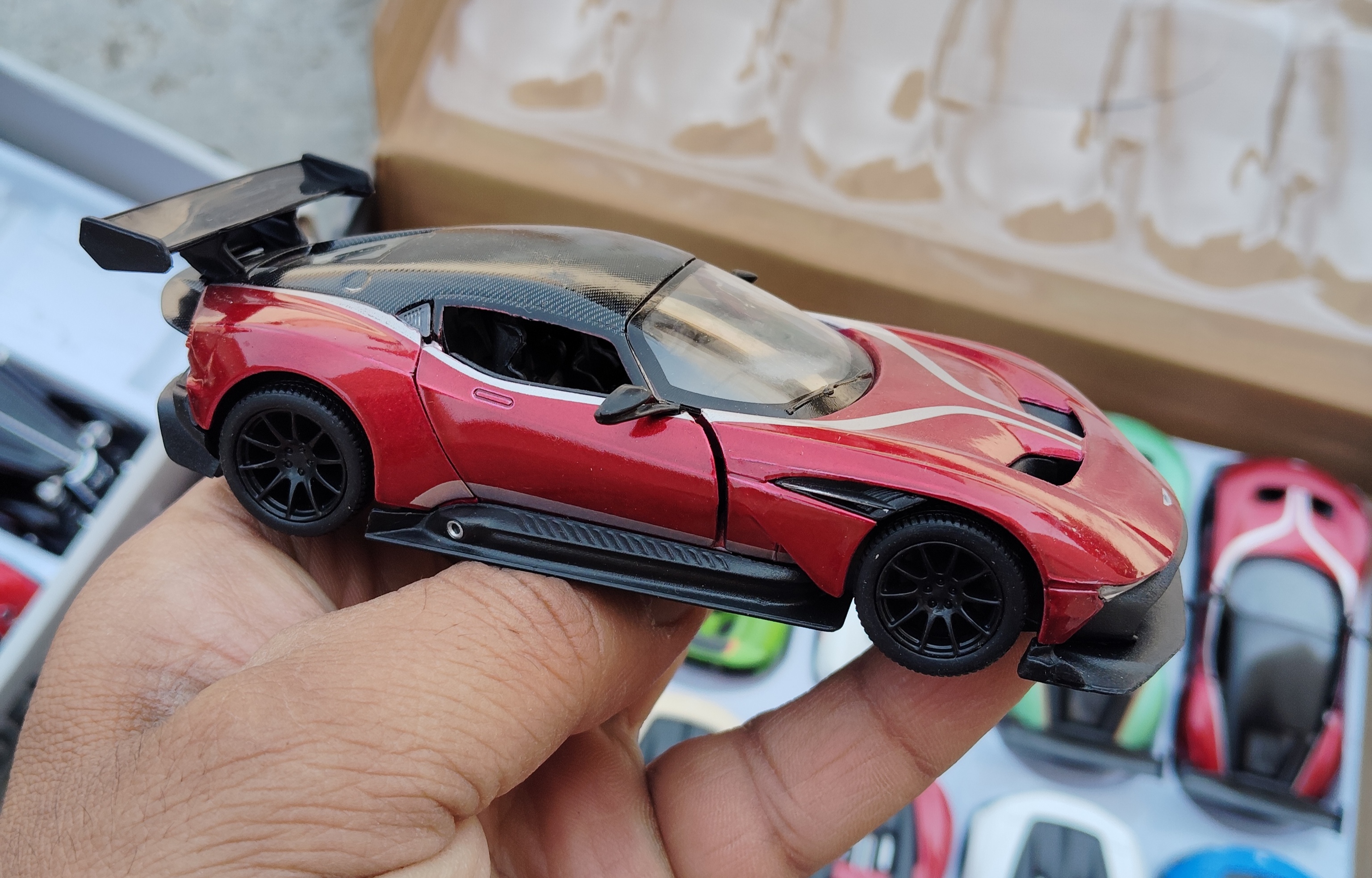 Kinsmart Aston Martin Vulcan Pullback Toy Car