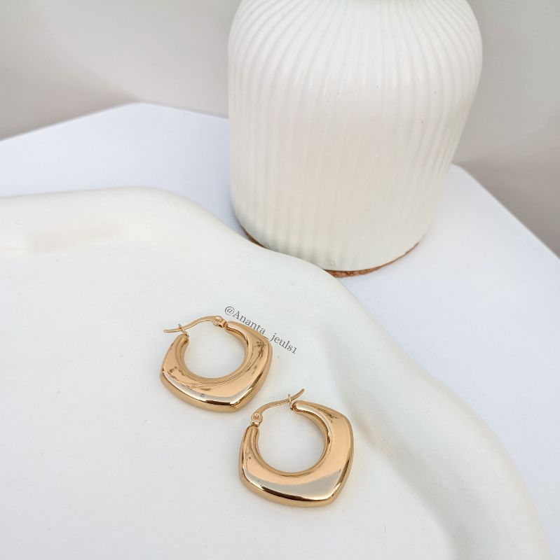 Jenna Hoops - Ananta Juels