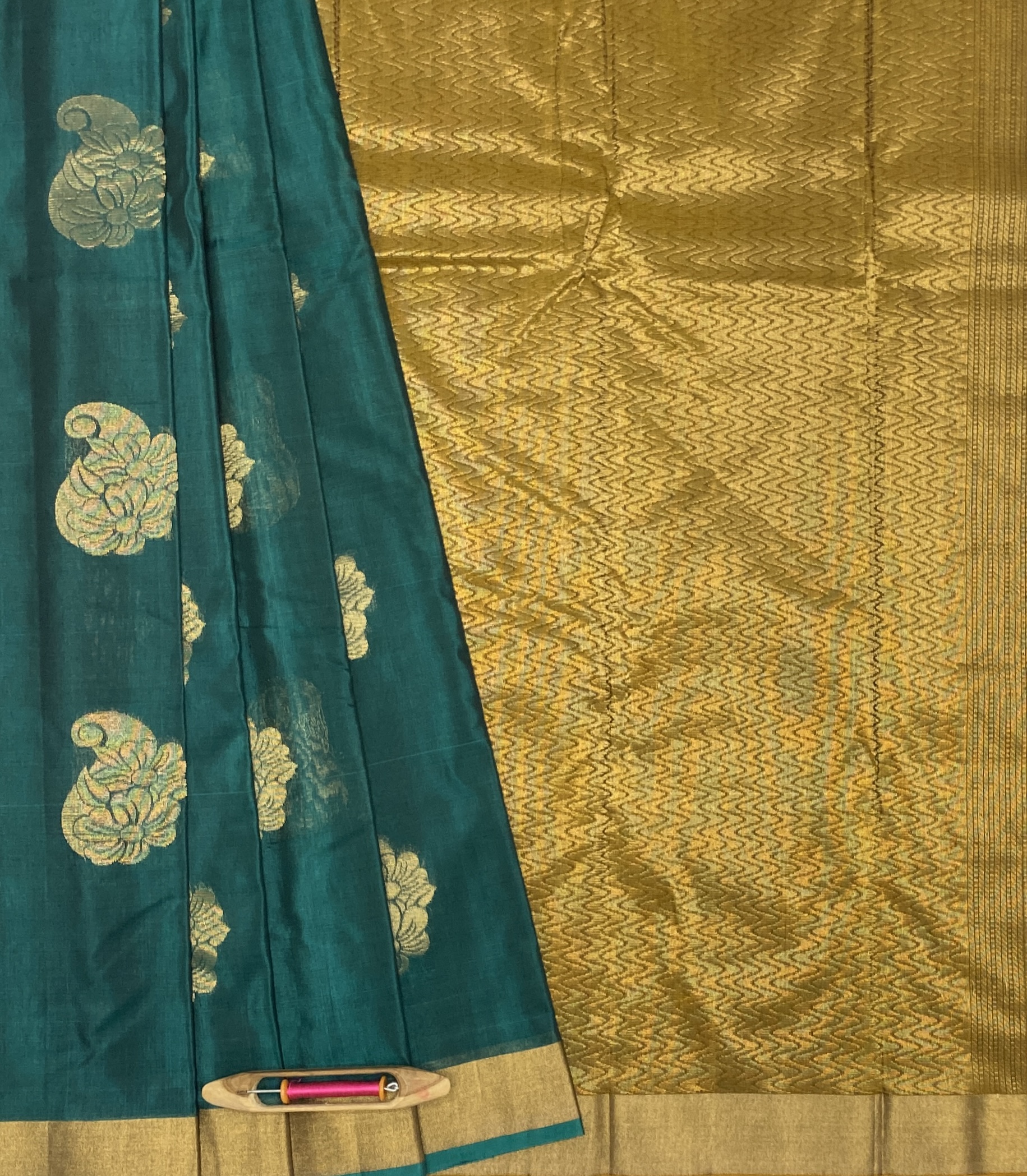 VSSC108 - peacock green color body & mehandi green color pallu , blouse ...