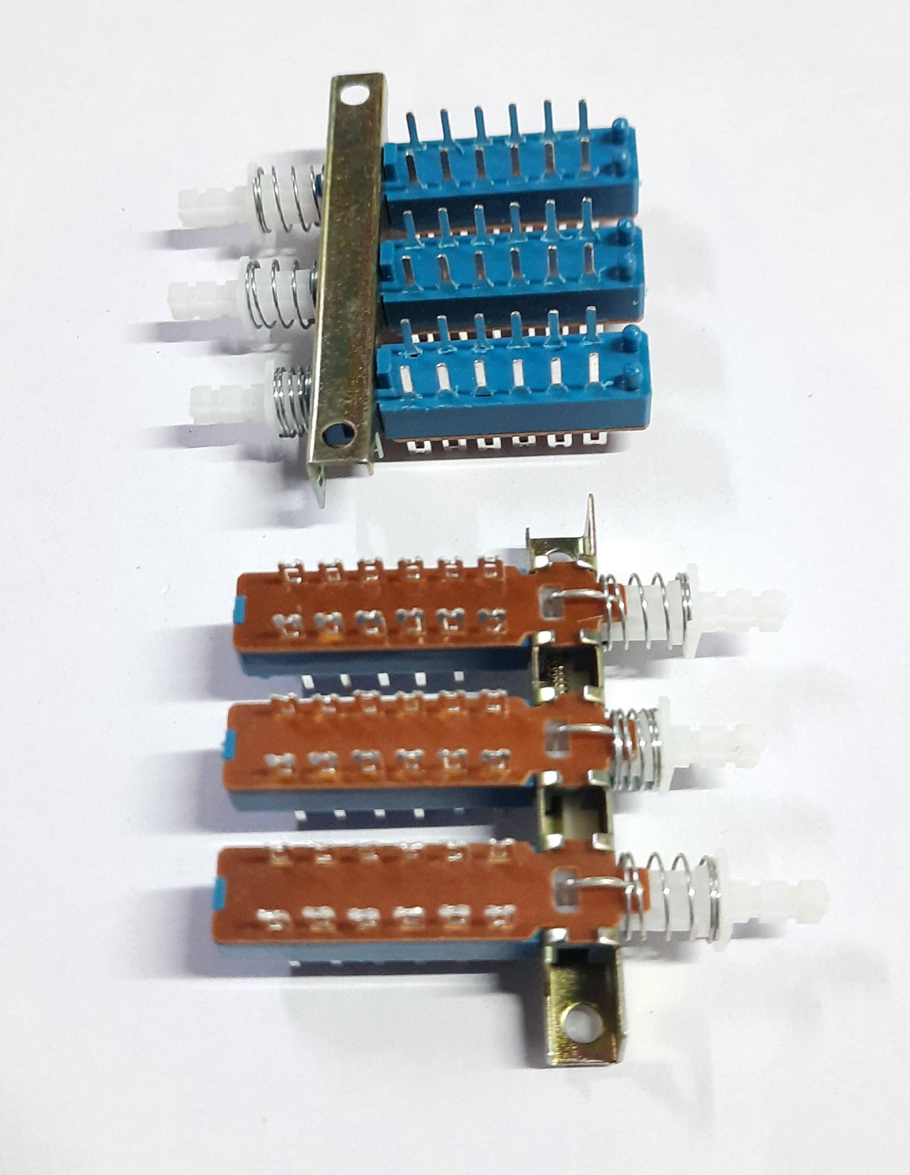 CONEL 3 WAY 6 PIN SWITCH - Yokesh Electronics
