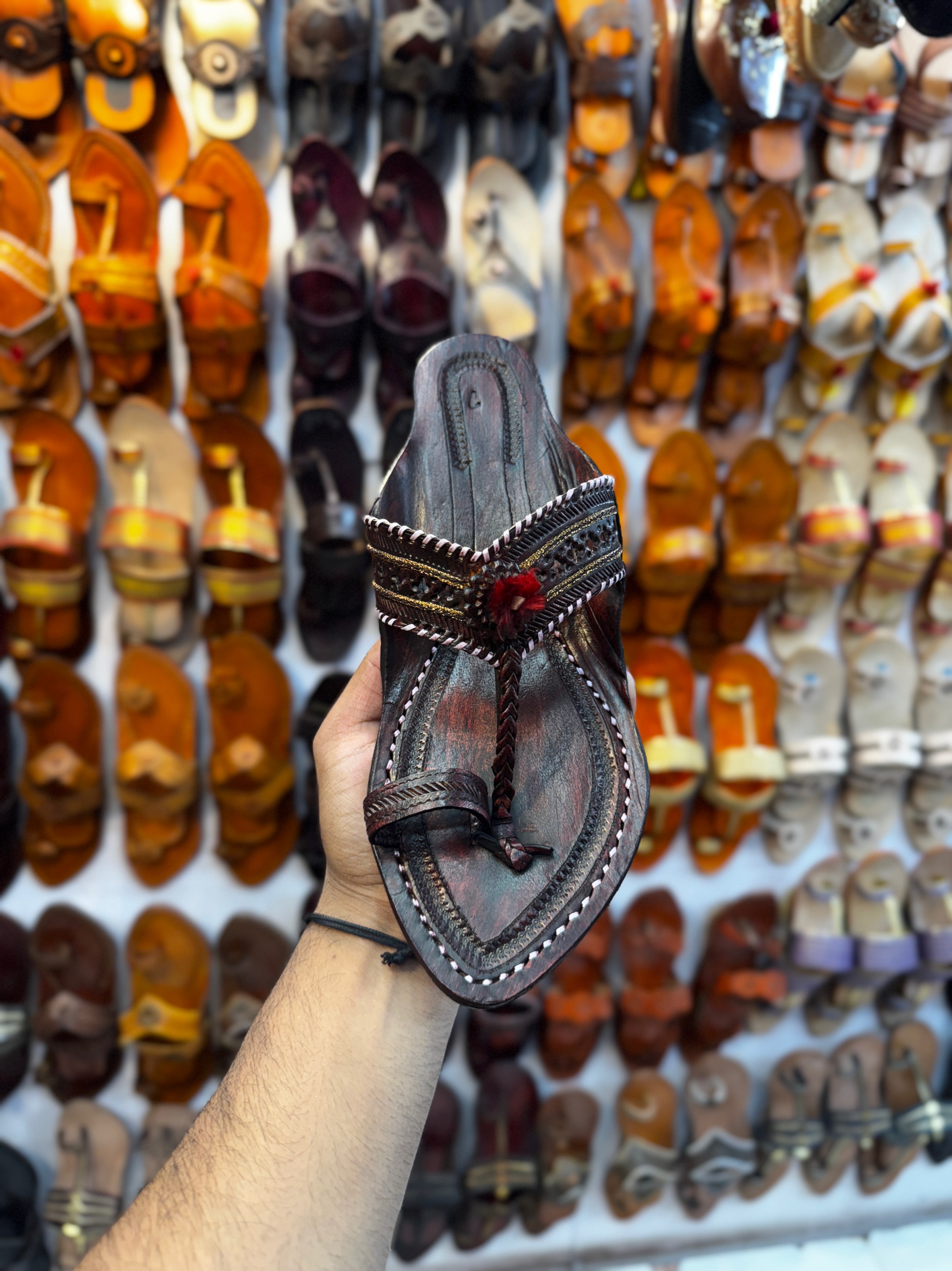 Ladies mayuri patta flat form hell - Kala Chappal