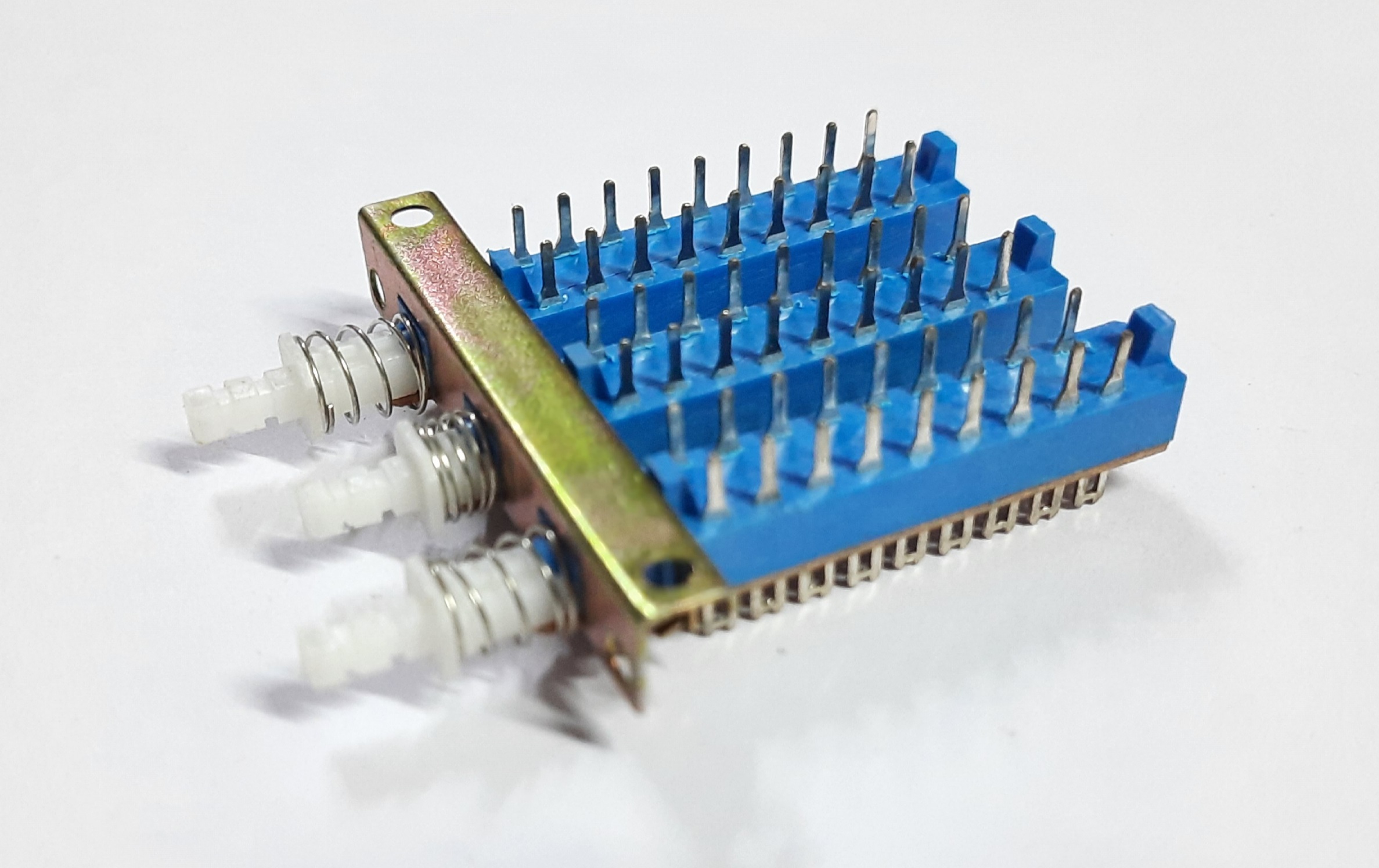 CONEL 3 WAY 9 PIN SWITCH - Yokesh Electronics