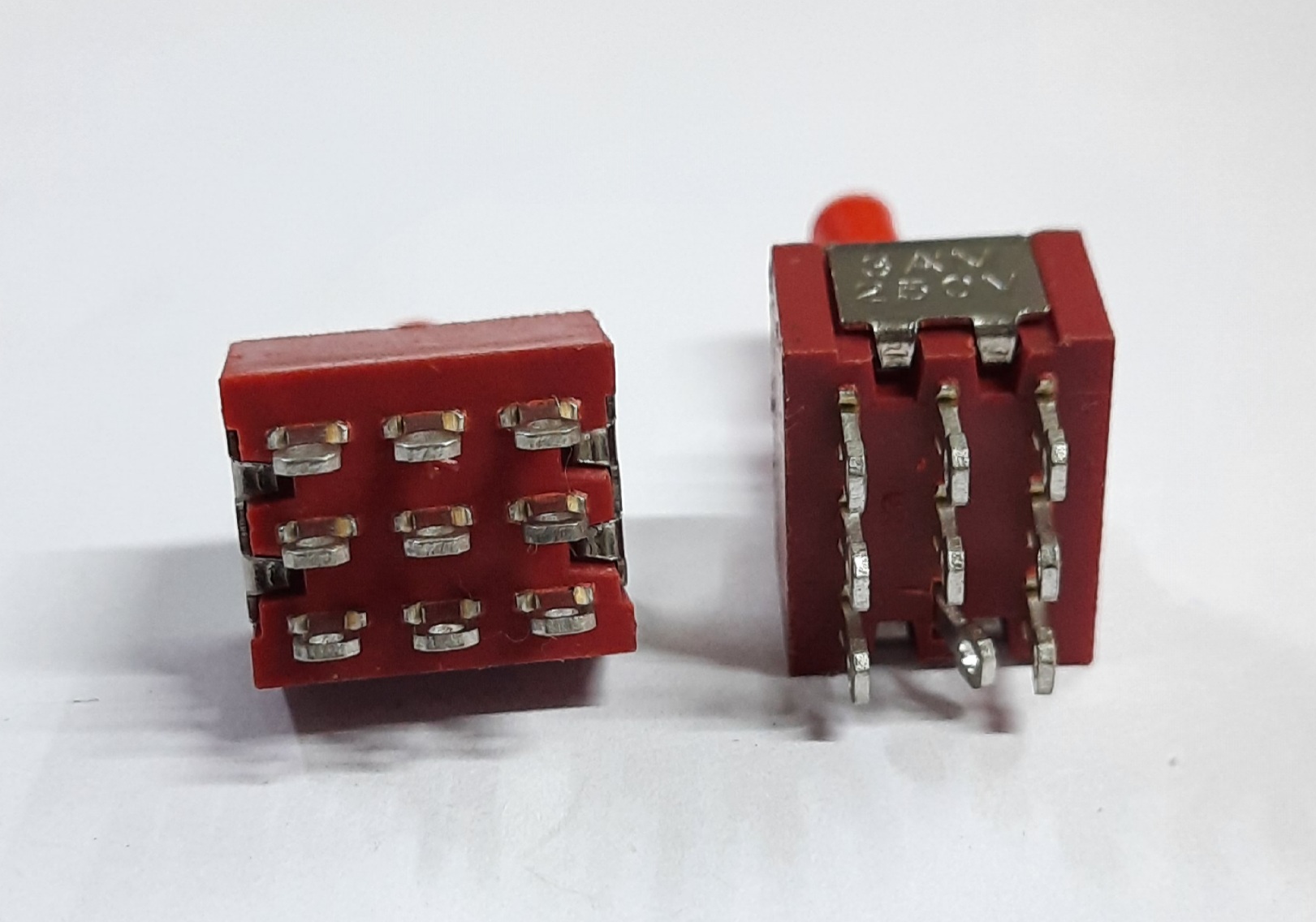 DPDT 9 PIN SWITCH - Yokesh Electronics