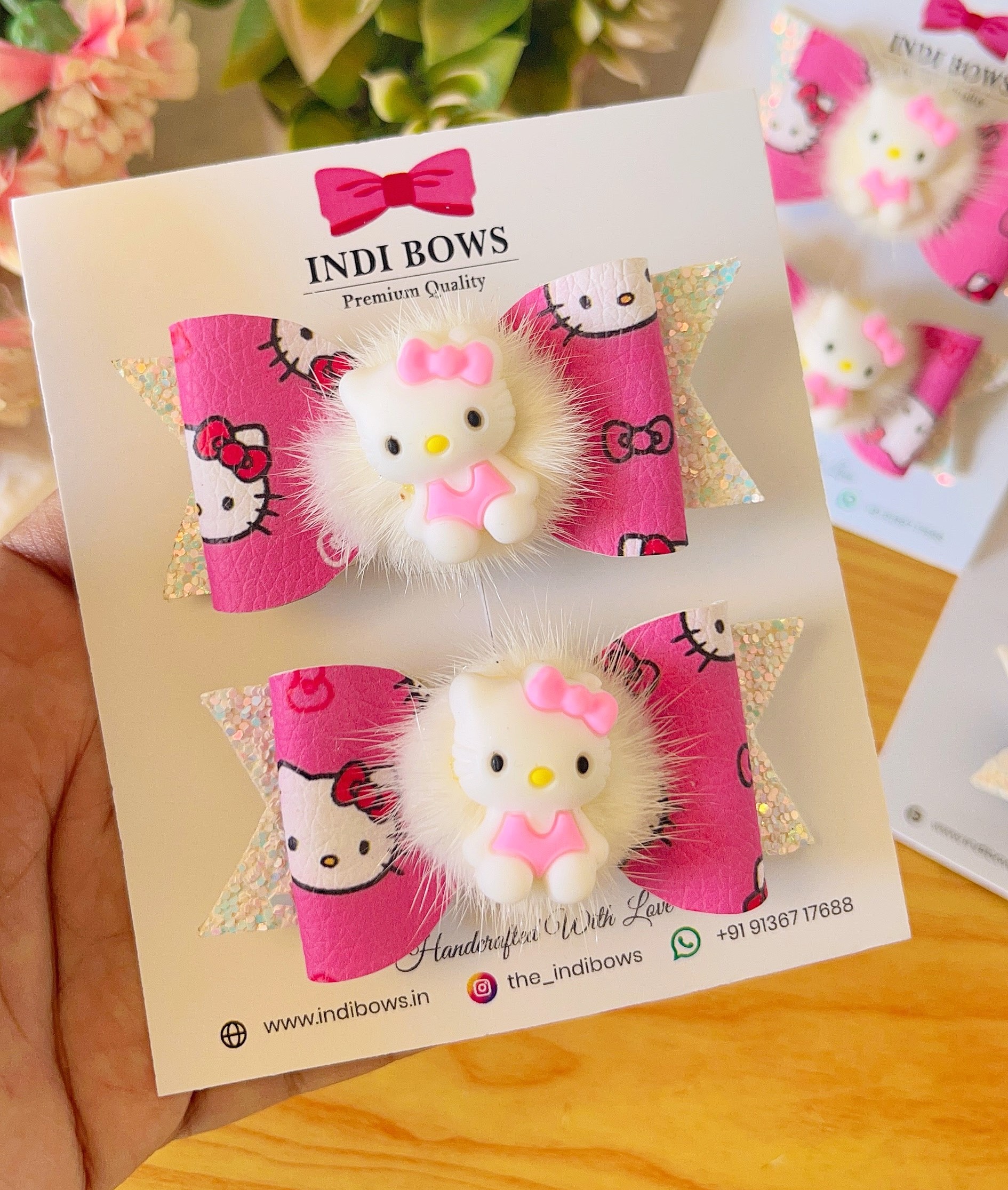 Hello kitty Bow set - INDI BOWS
